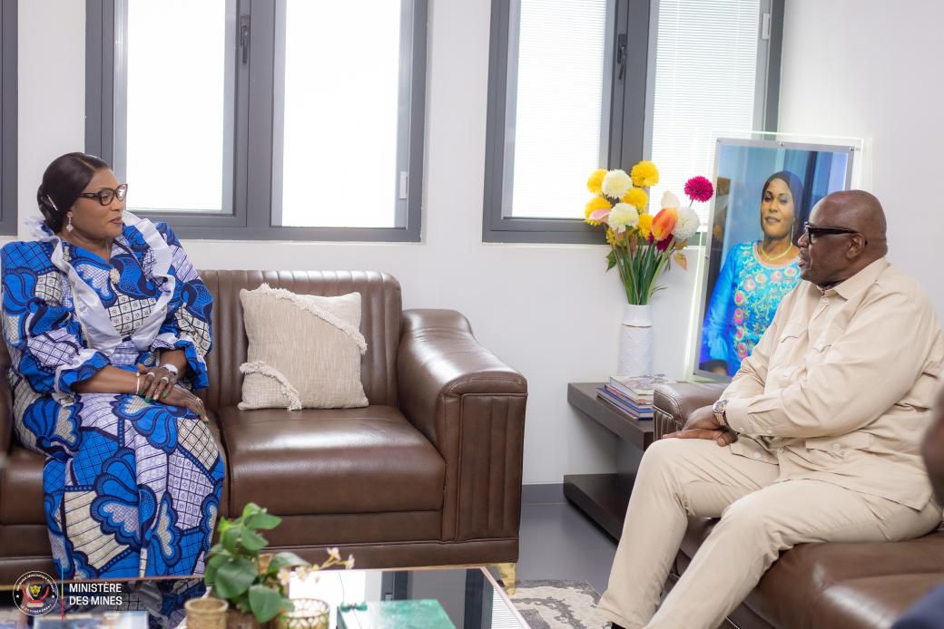 Louis WATUM KABAMBA en tête à tête avec Fifi Masuka pour une mission ...